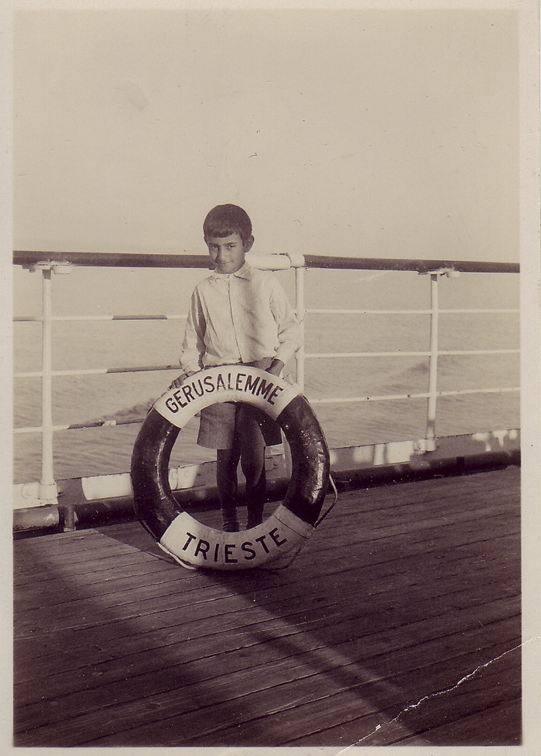 Charlie Chaplin: iconography and the immigrant - MISH AMINOFF