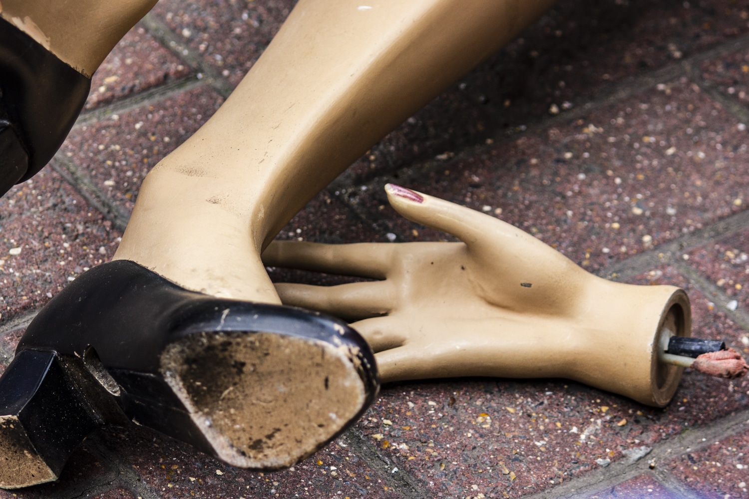 Mannequin Hands: Gesture, Surrealism and Damage - MISH AMINOFF