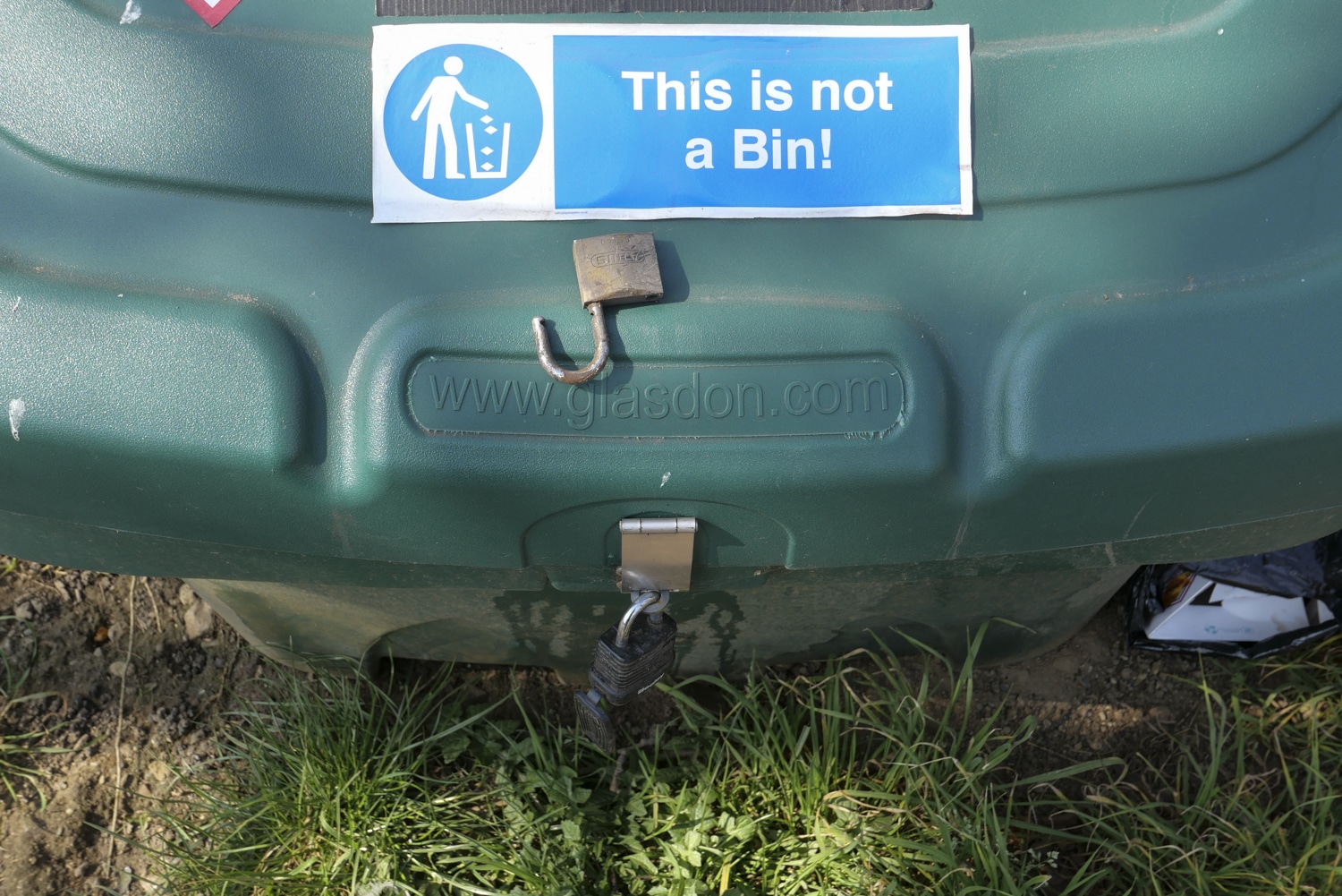 Documenting Graffiti, Signs & Stickers: Interactions with Bins as ...