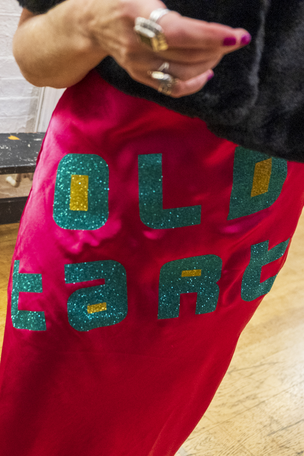 Sending Out a Message : Speaking Through Clothing - MISH AMINOFF